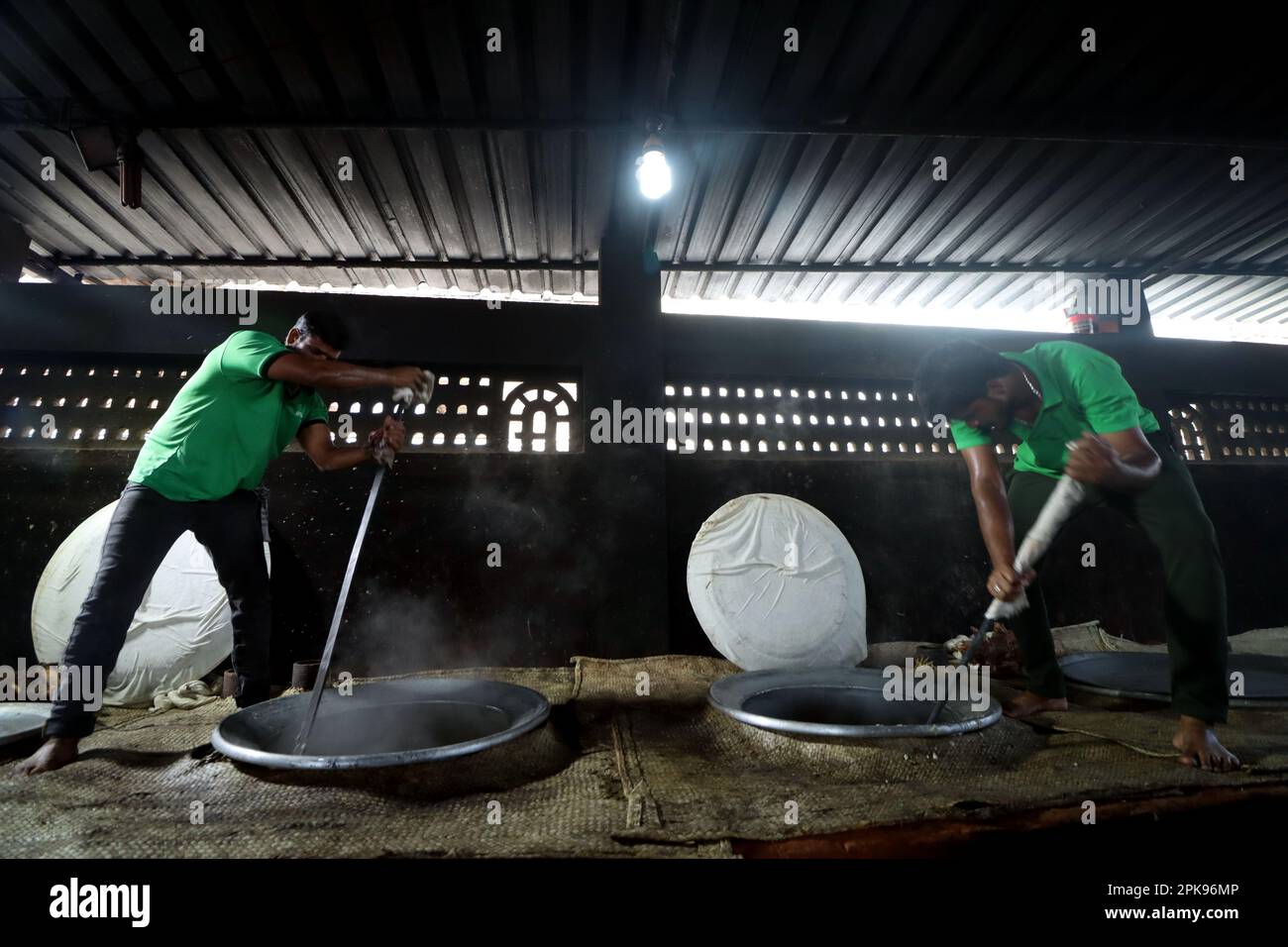 Bakers prepare Iftar fast-breaking meal for Muslim devotees during the ...
