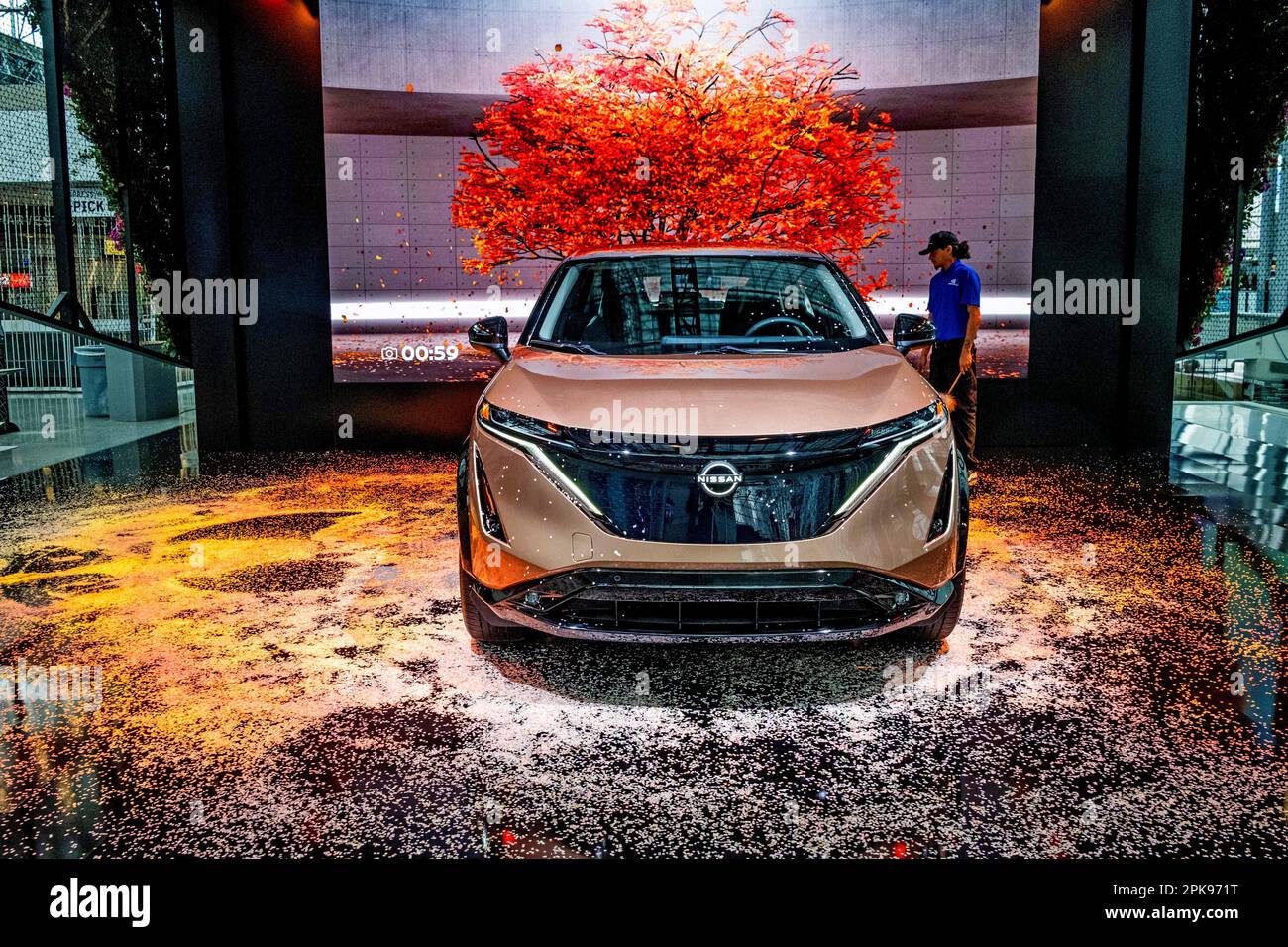 High tech electric suv hi-res stock photography and images - Alamy