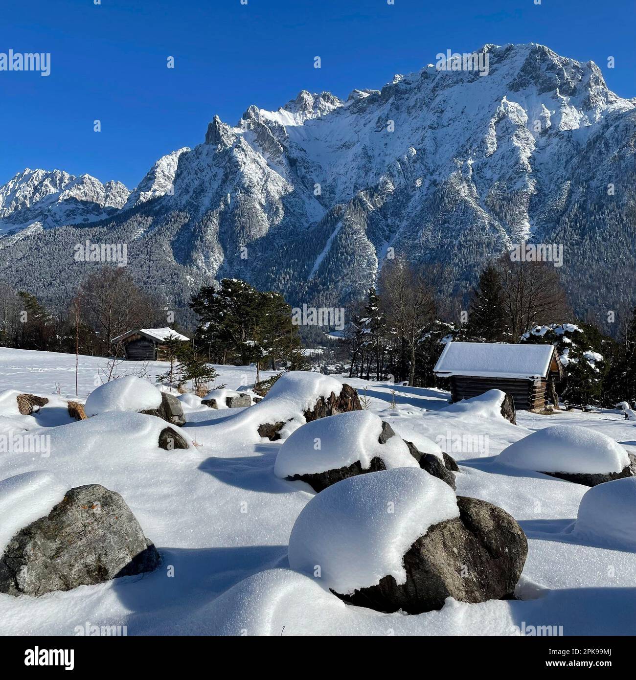 Winter landscape at coffee field in Mittenwald, view to Karwendel ...
