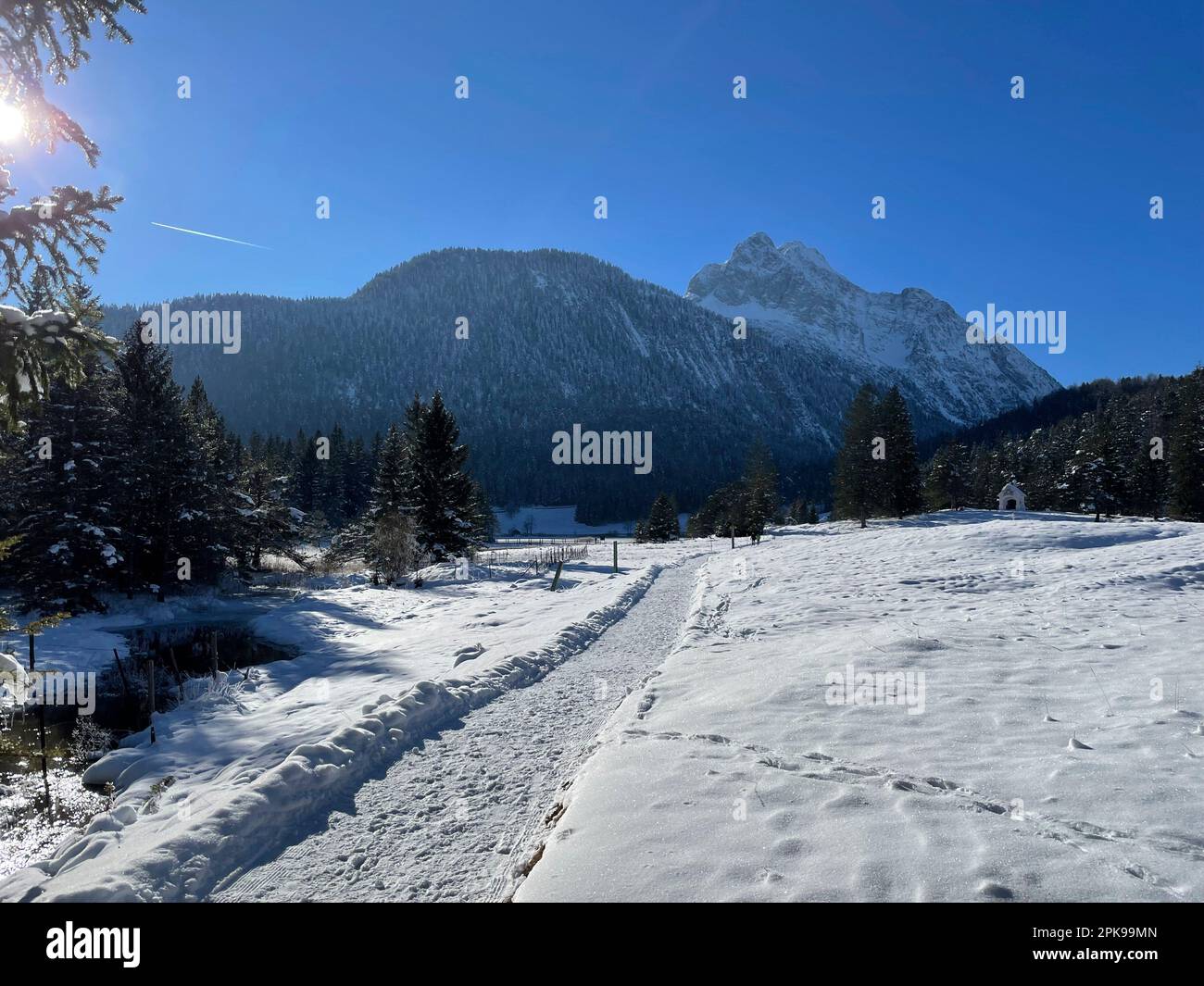 Winter hiking trail at Lautersee in Mittenwald, winter landscape, Maria ...