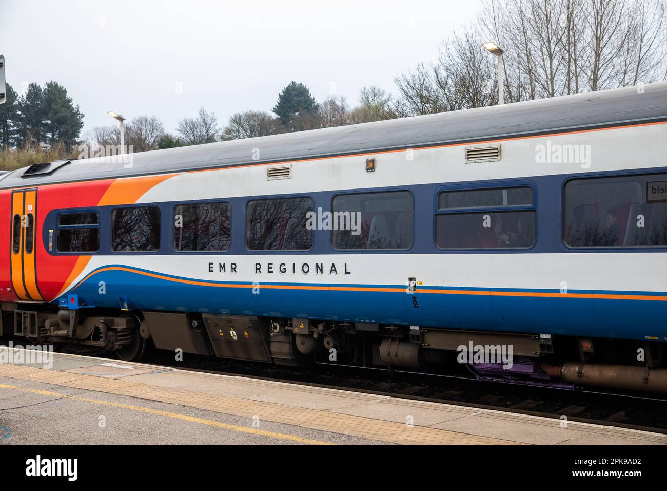 A train pulls into Chesterfield Railway Station, Derbyshire Stock Photo ...