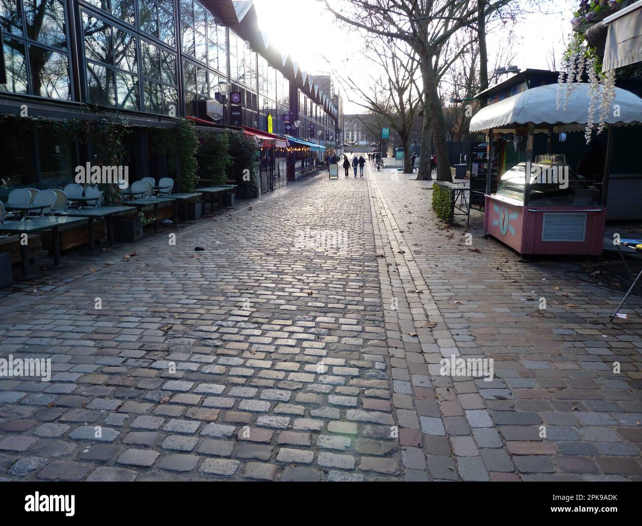 PARC DE BERCY À PARIS Stock Photo - Alamy