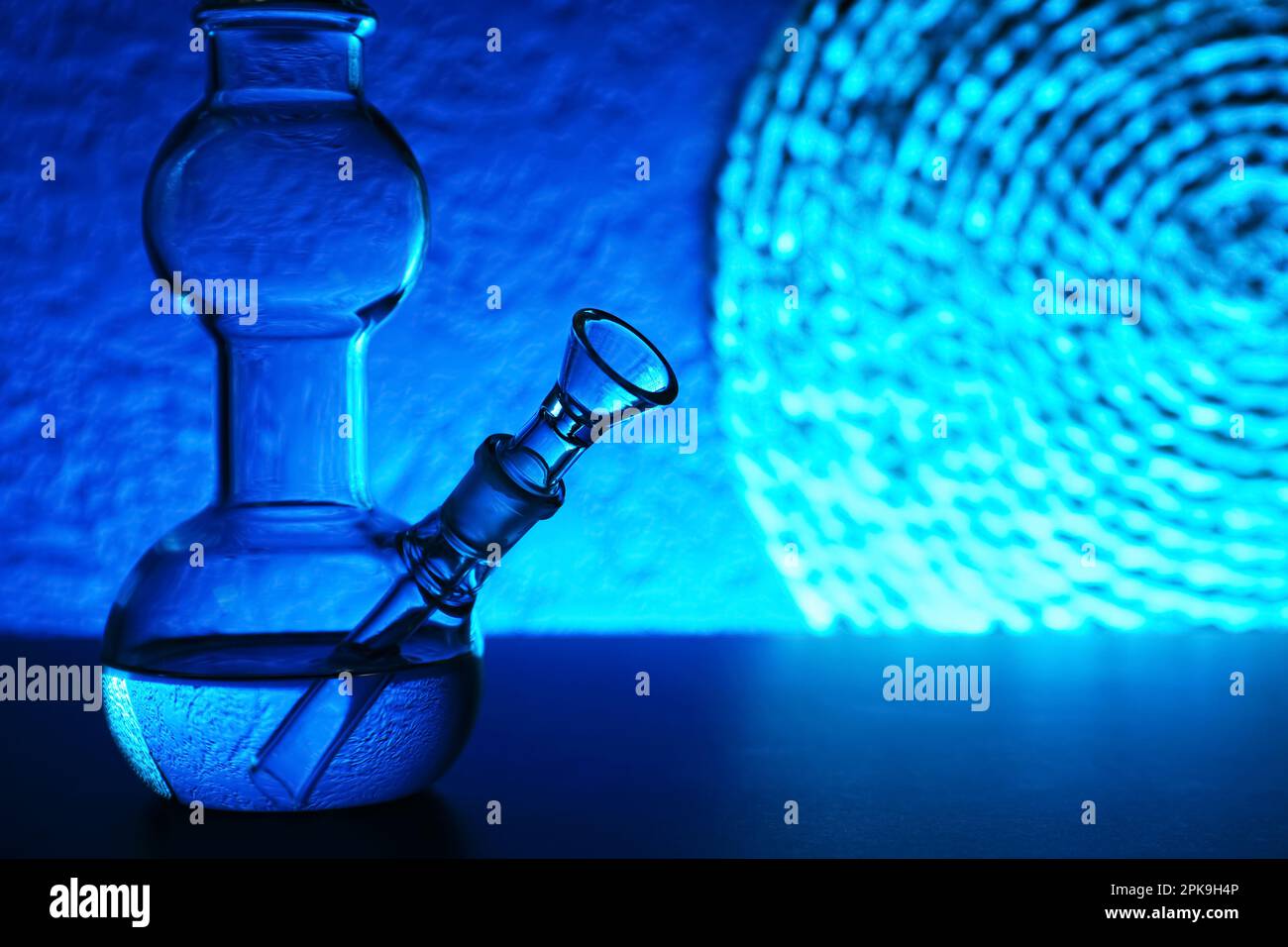 Bubbler bong hi-res stock photography and images - Alamy