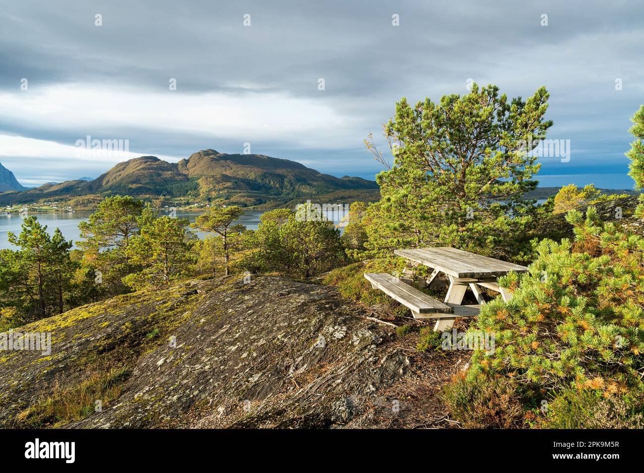 Norway, Atlantic coast at Kystriksveien, fjord landscape near ferry ...