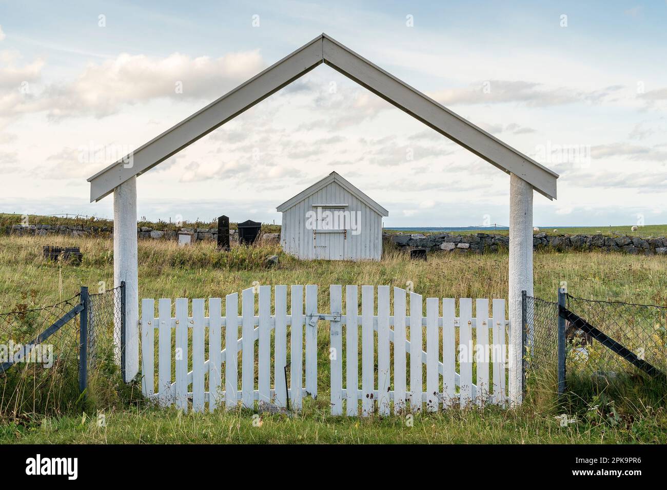 Norway, Lofoten, Flakstadoya, coast near Flakstad, cemetery, gateway ...