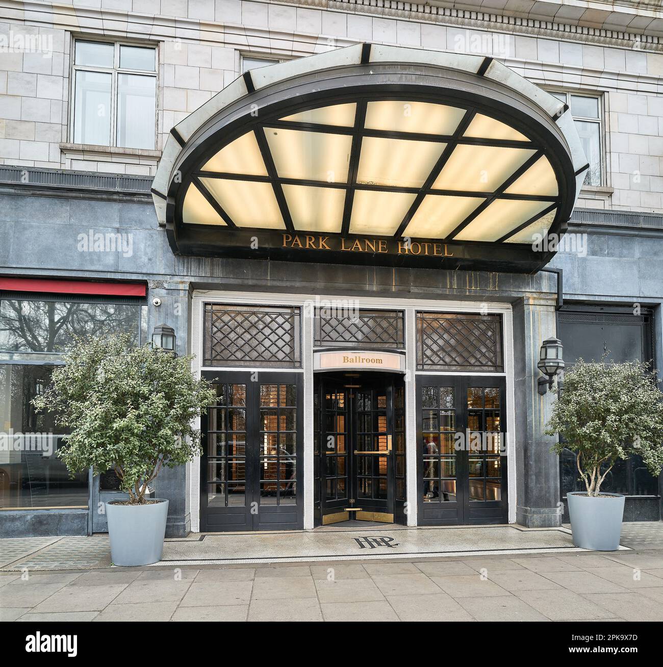 The Sheraton Grand Park Lane hotel, Piccadilly, London, England Stock ...