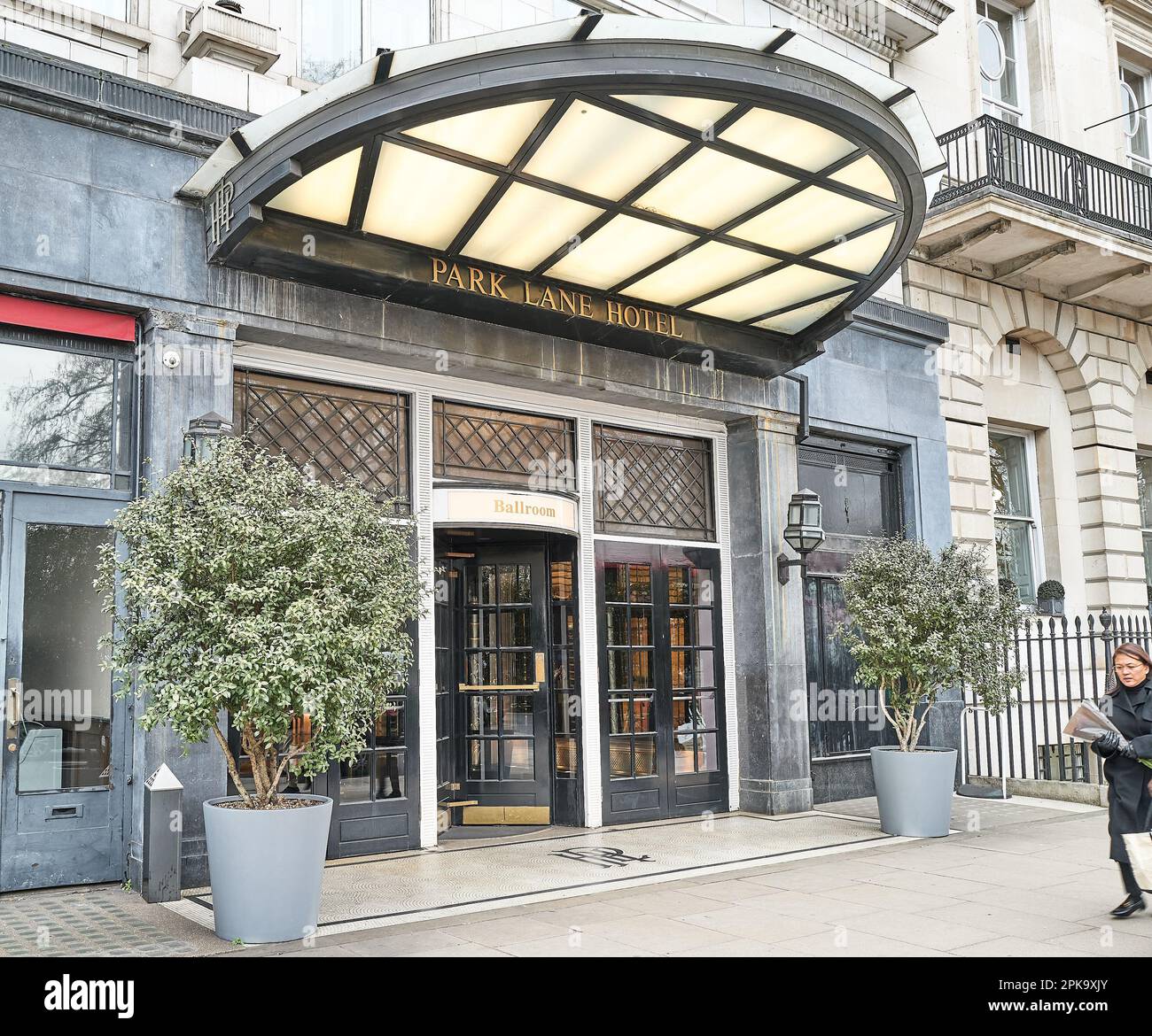 The Sheraton Grand Park Lane hotel, Piccadilly, London, England Stock ...
