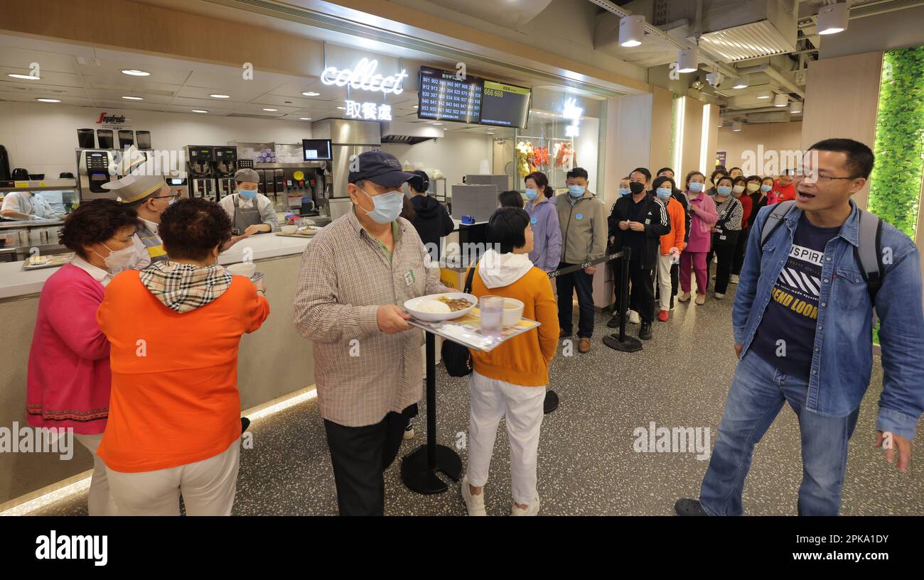 Grand waterfront plaza hi-res stock photography and images - Alamy