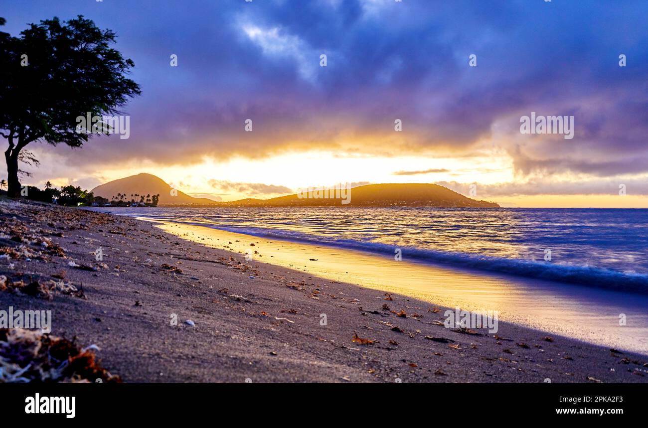Sunrise on the Island of Oahu, Hawaii Stock Photo - Alamy