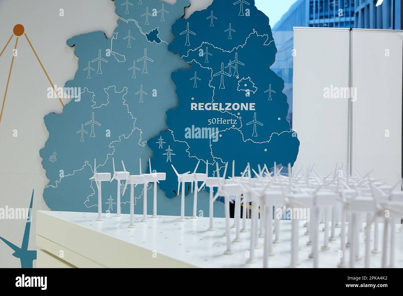 25.01.2023, Germany, Berlin, Berlin - A map of Germany shows the supply ...