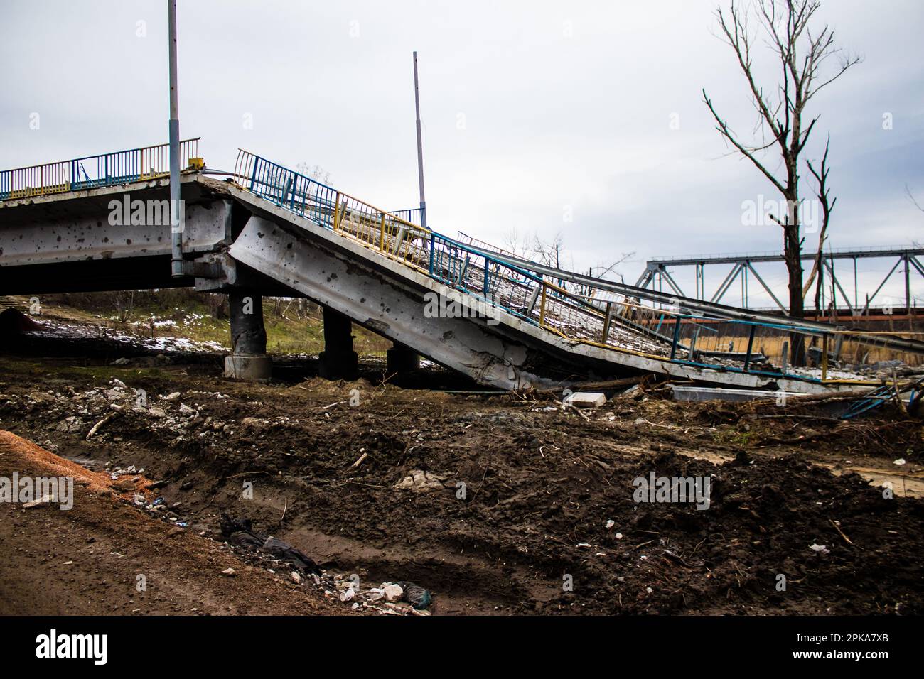 Destroyed bridge in war zone connecting Sloviansk and Lyman in the ...