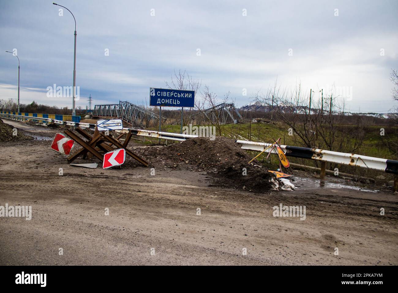 Destroyed bridge in war zone connecting Sloviansk and Lyman in the ...