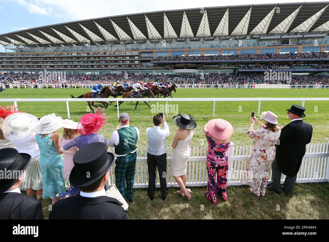15.06.2022, Great Britain, Windsor, Ascot - People at the horse races ...