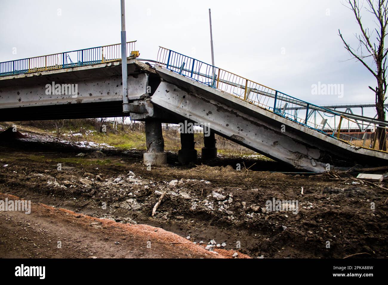 Destroyed bridge in war zone connecting Sloviansk and Lyman in the ...