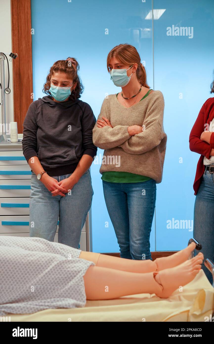 Internal emergency physicians are trained in emergency procedures ...