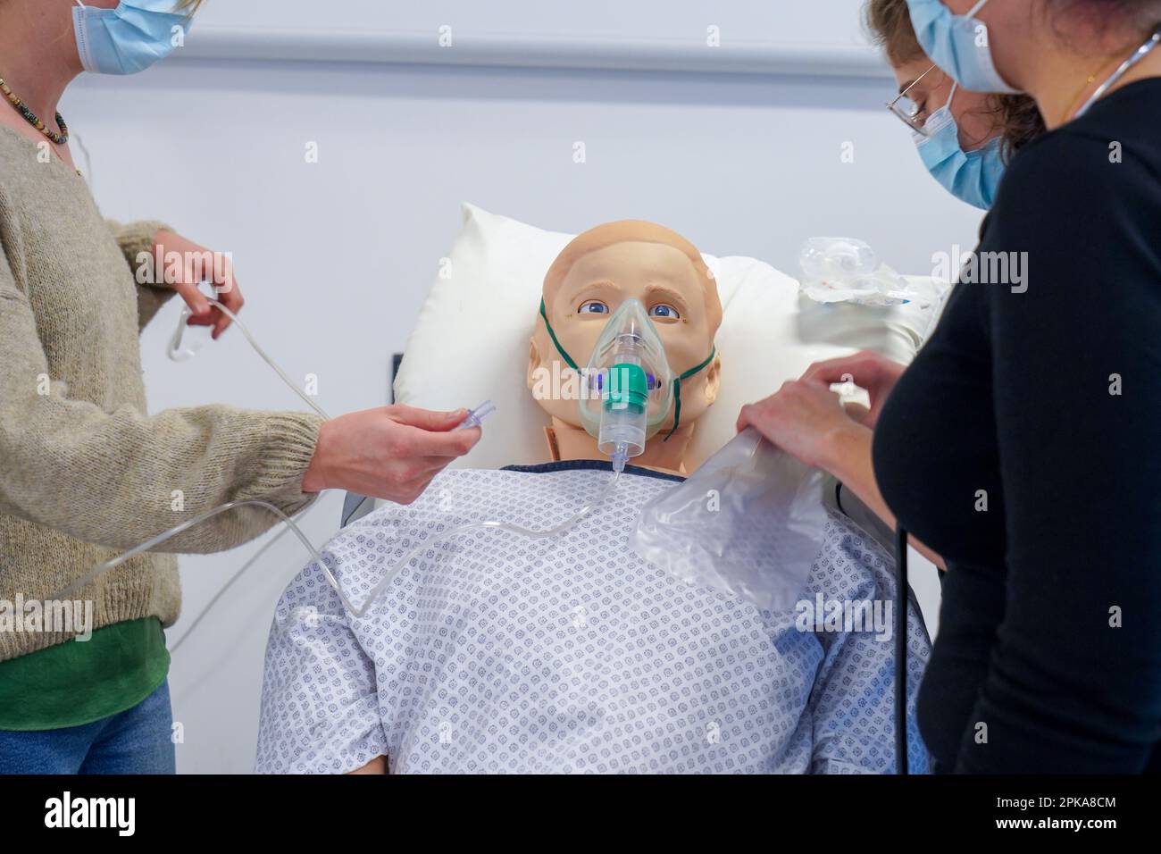 Internal emergency physicians are trained in emergency procedures ...