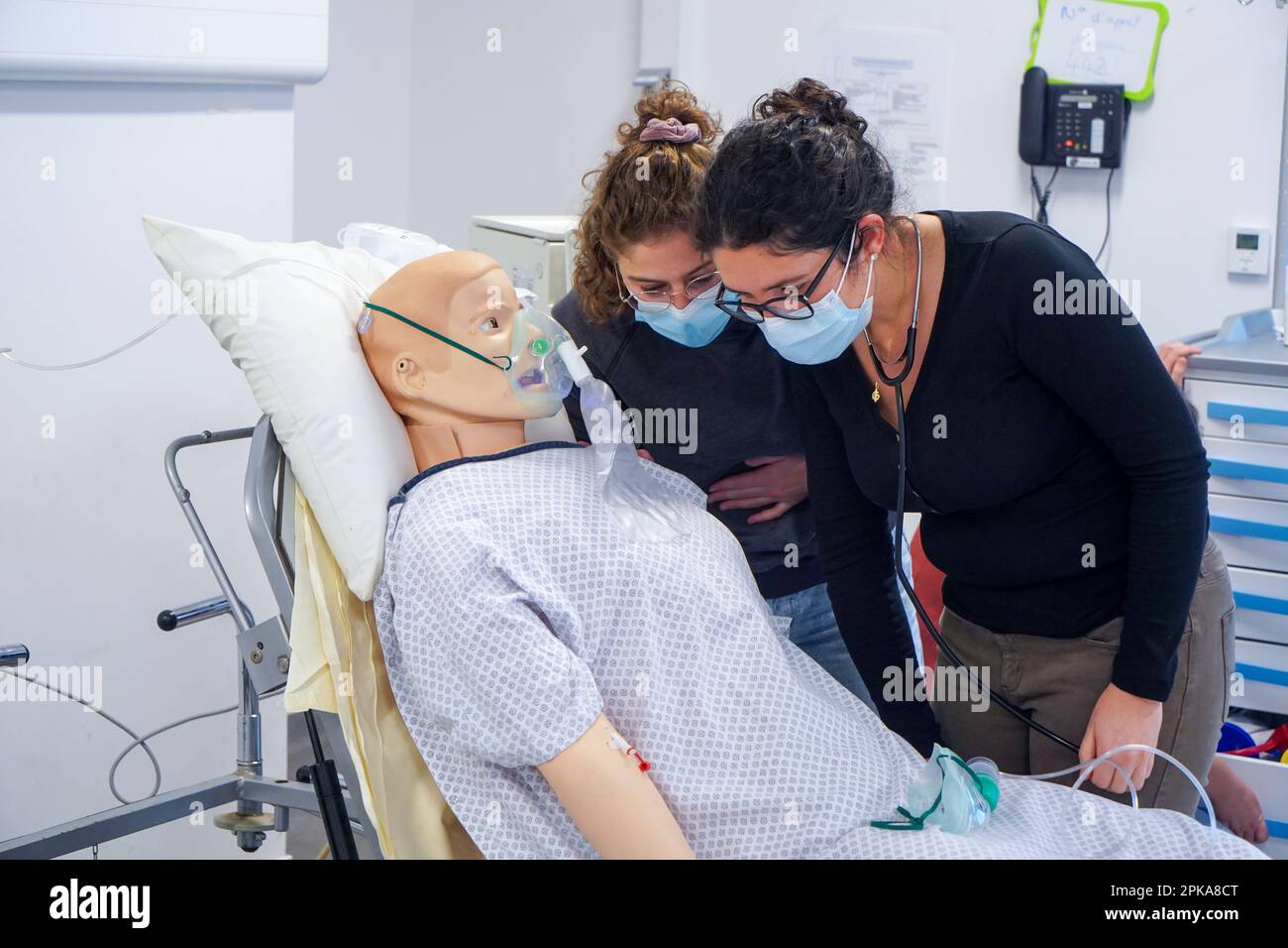 Internal emergency physicians are trained in emergency procedures ...