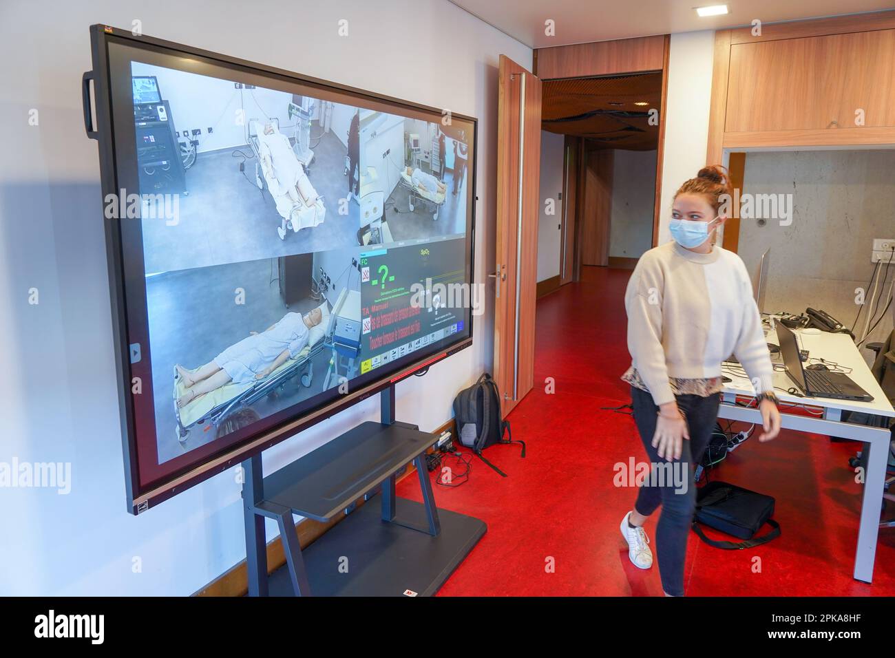 Internal emergency physicians are trained in emergency procedures ...