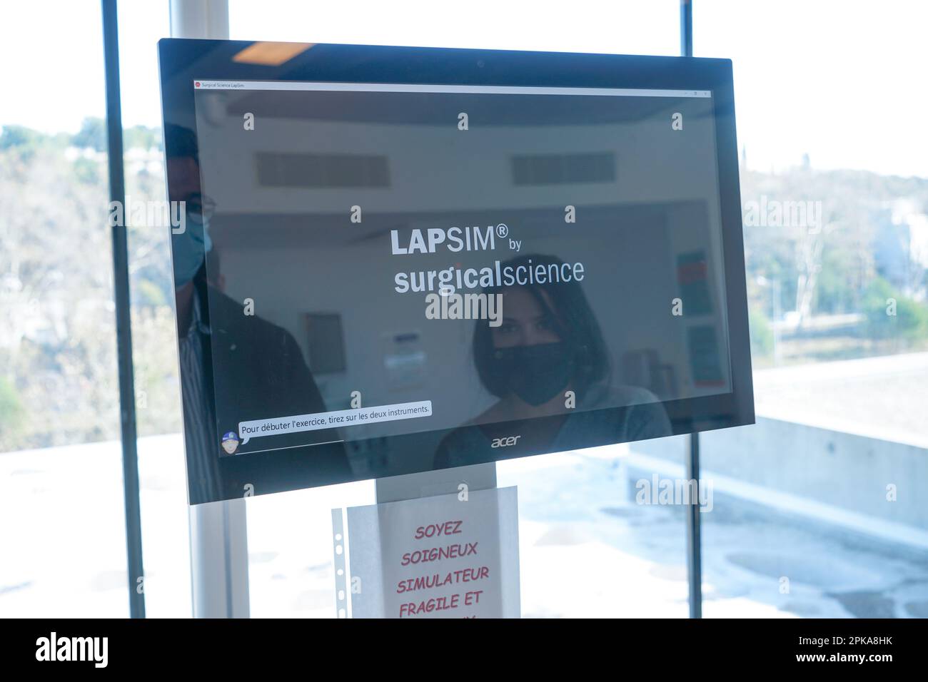 Internal students in digestive surgery train on a Lap Sim simulation ...