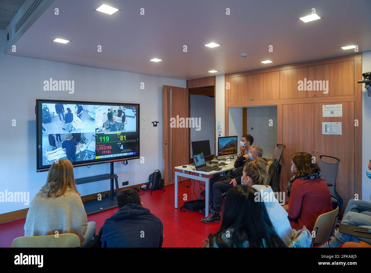 Internal emergency physicians are trained in emergency procedures ...