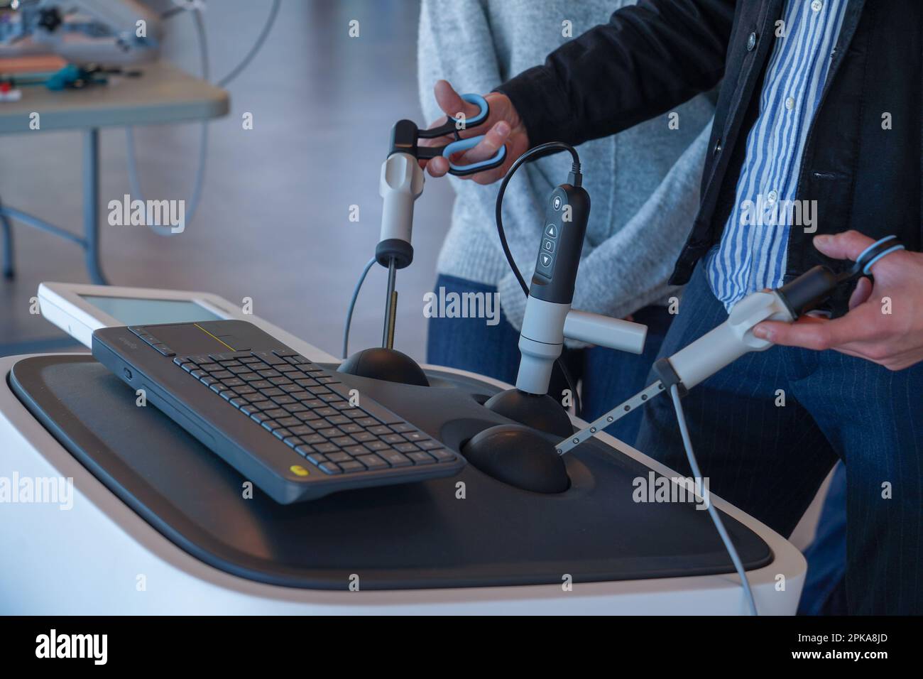 Internal students in digestive surgery train on a Lap Sim simulation ...