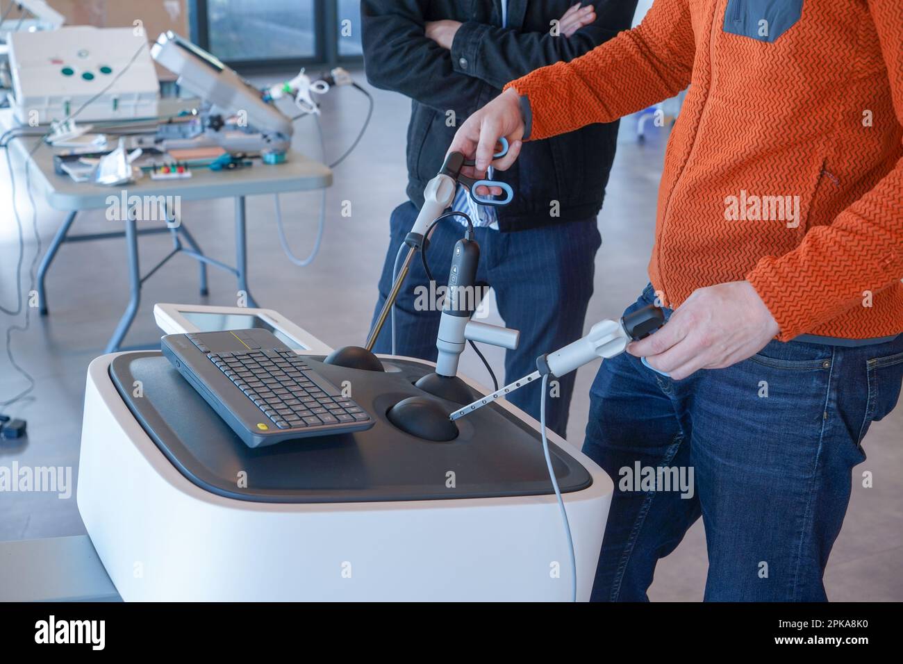 Internal students in digestive surgery train on a Lap Sim simulation ...