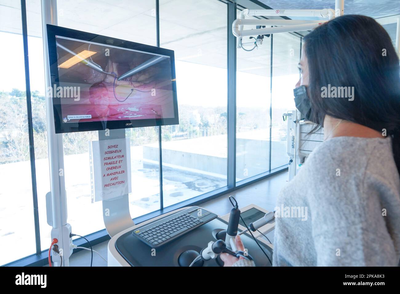 Internal students in digestive surgery train on a Lap Sim simulation ...