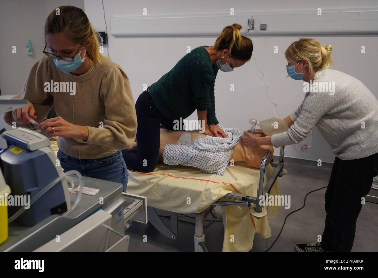 Resuscitation training on a dummy: cardiac massage and respiratory ...