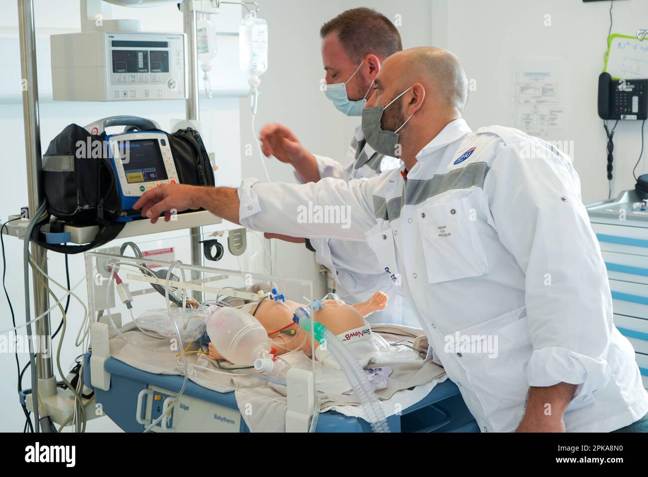 Intubation dummy hi-res stock photography and images - Alamy