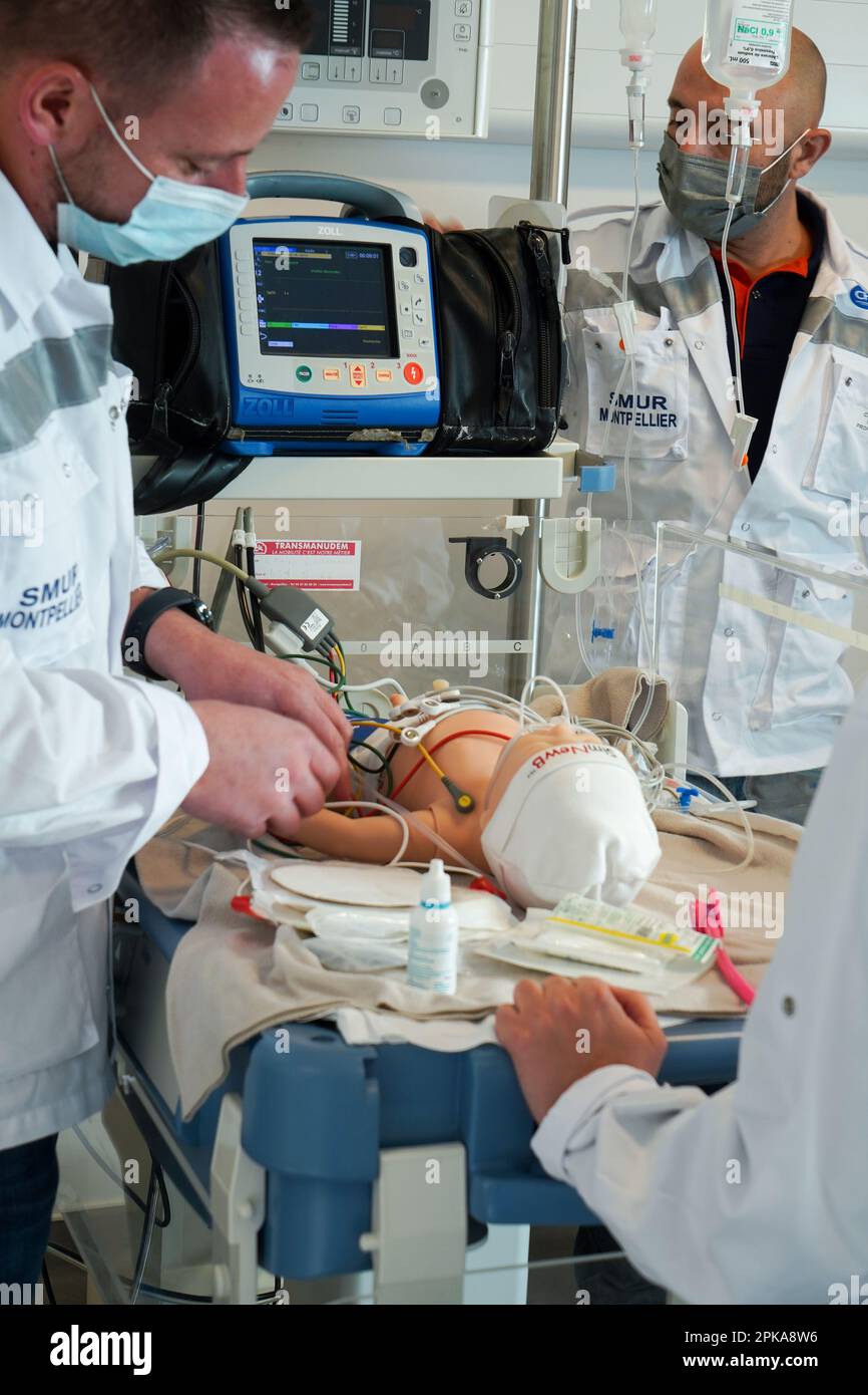 Newborn dummy emergency care training. Training at the CESU, Center for ...