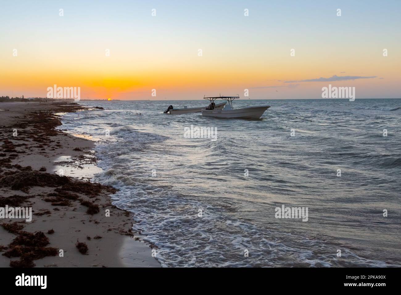 Beautiful Progreso beach in Mexico during sunset. Romantic white beach ...