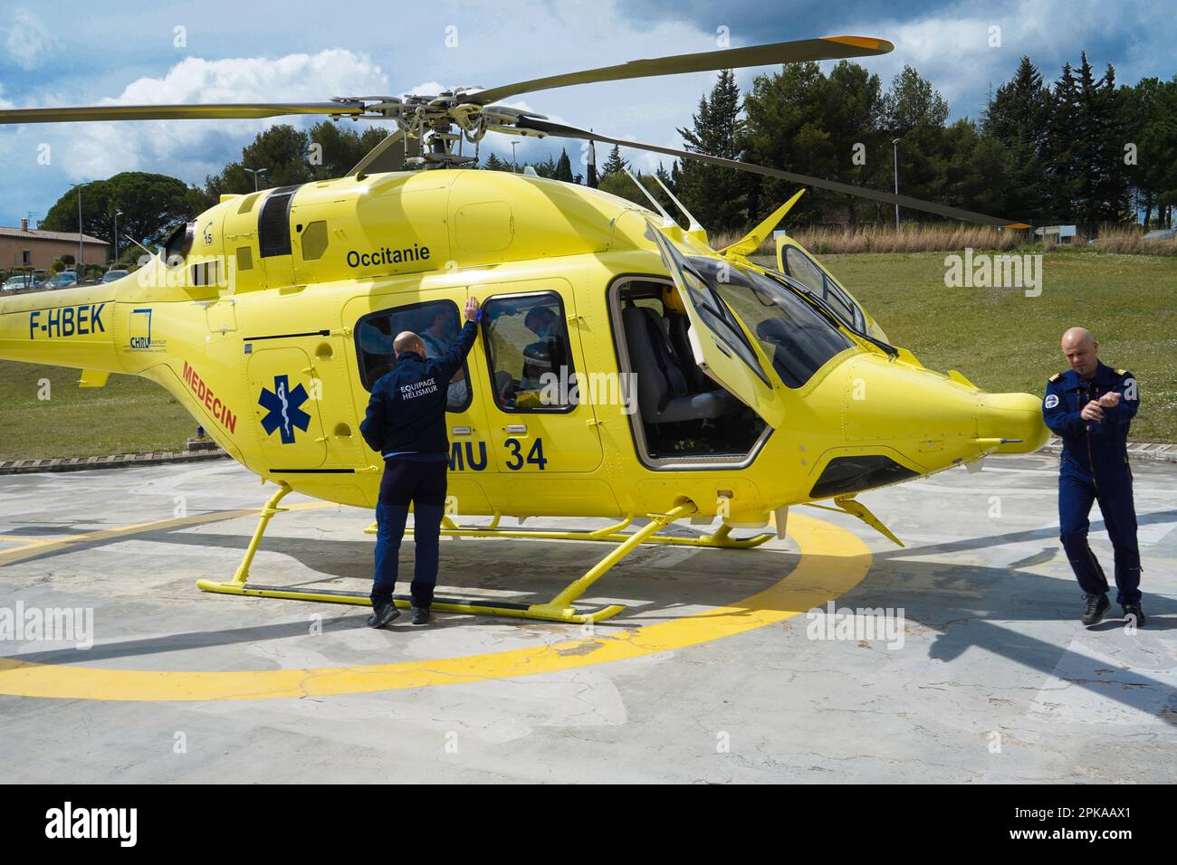 A hospital-based emergency service operates 24 hours a day, 7 days a ...
