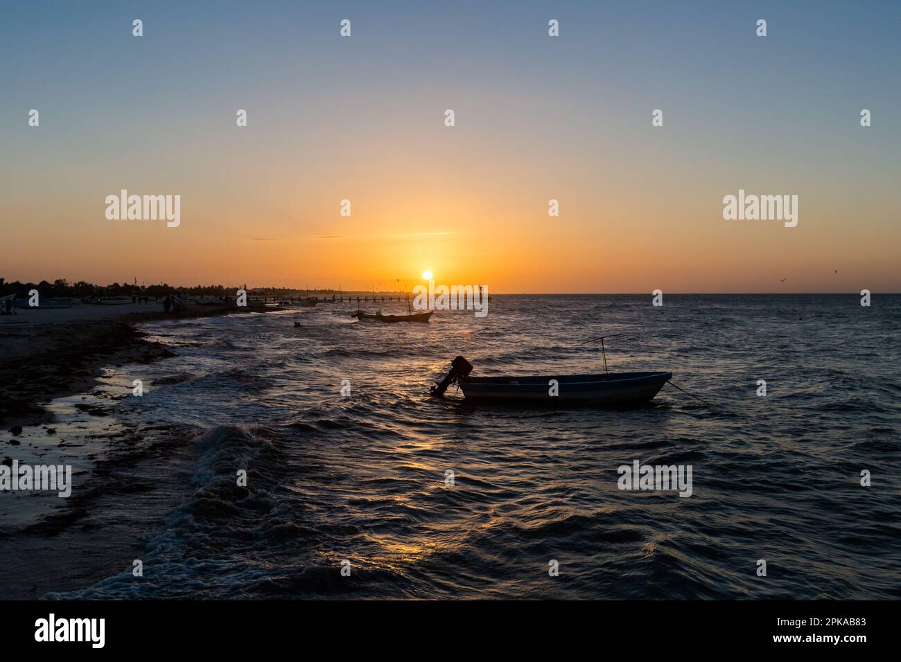 Beautiful Progreso beach in Mexico during sunset. Romantic white beach ...