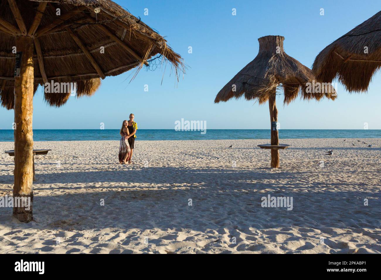Yucatan beach couple hi-res stock photography and images - Alamy