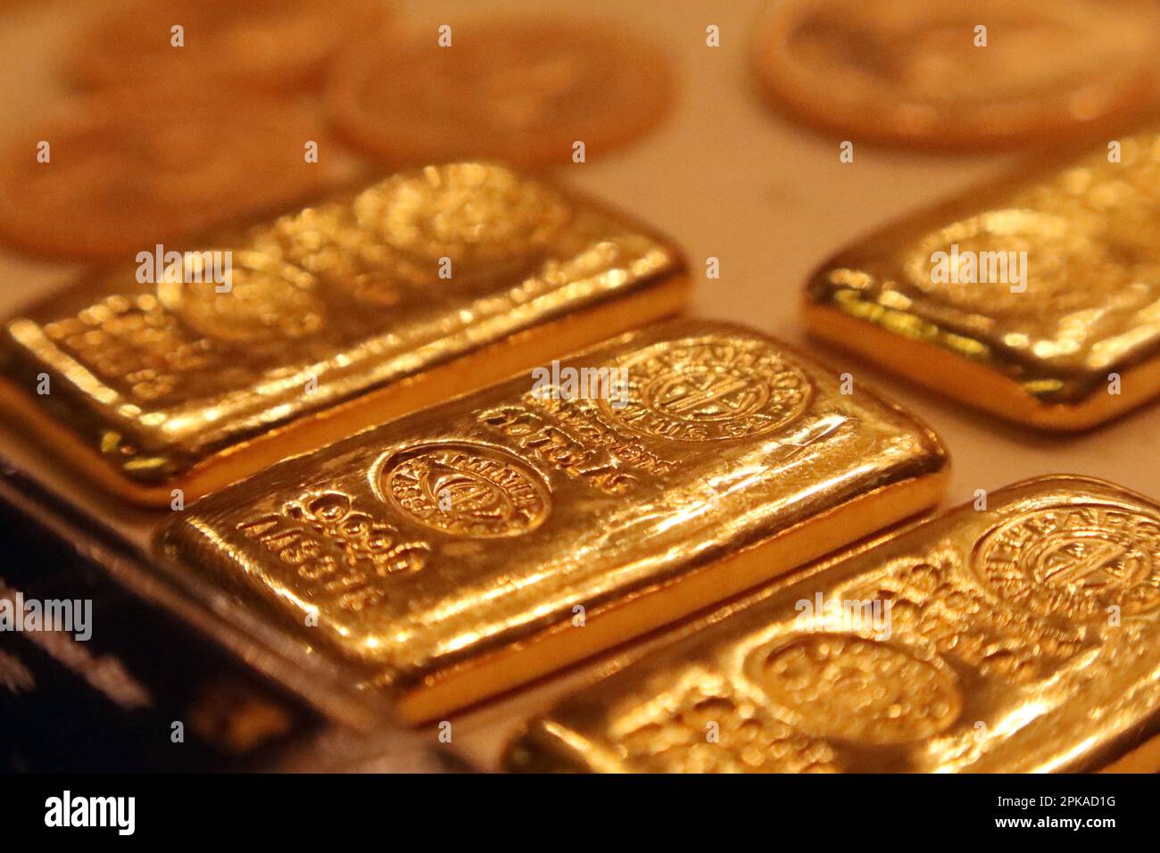 10 tolas hi-res stock photography and images - Alamy