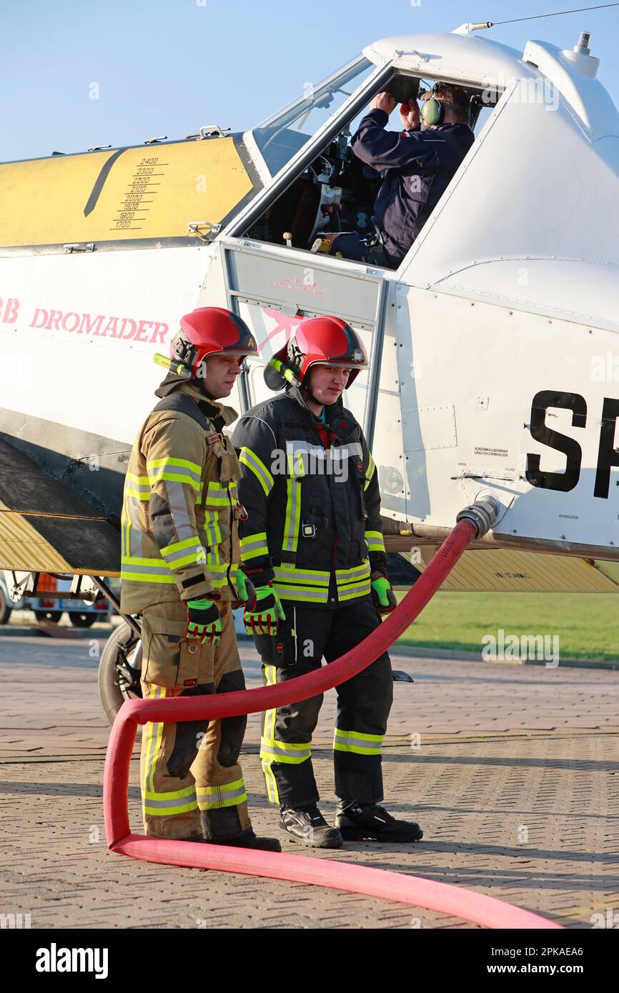 Ballenstedt, Germany. 06th Apr, 2023. Firefighters from the Ballenstedt ...
