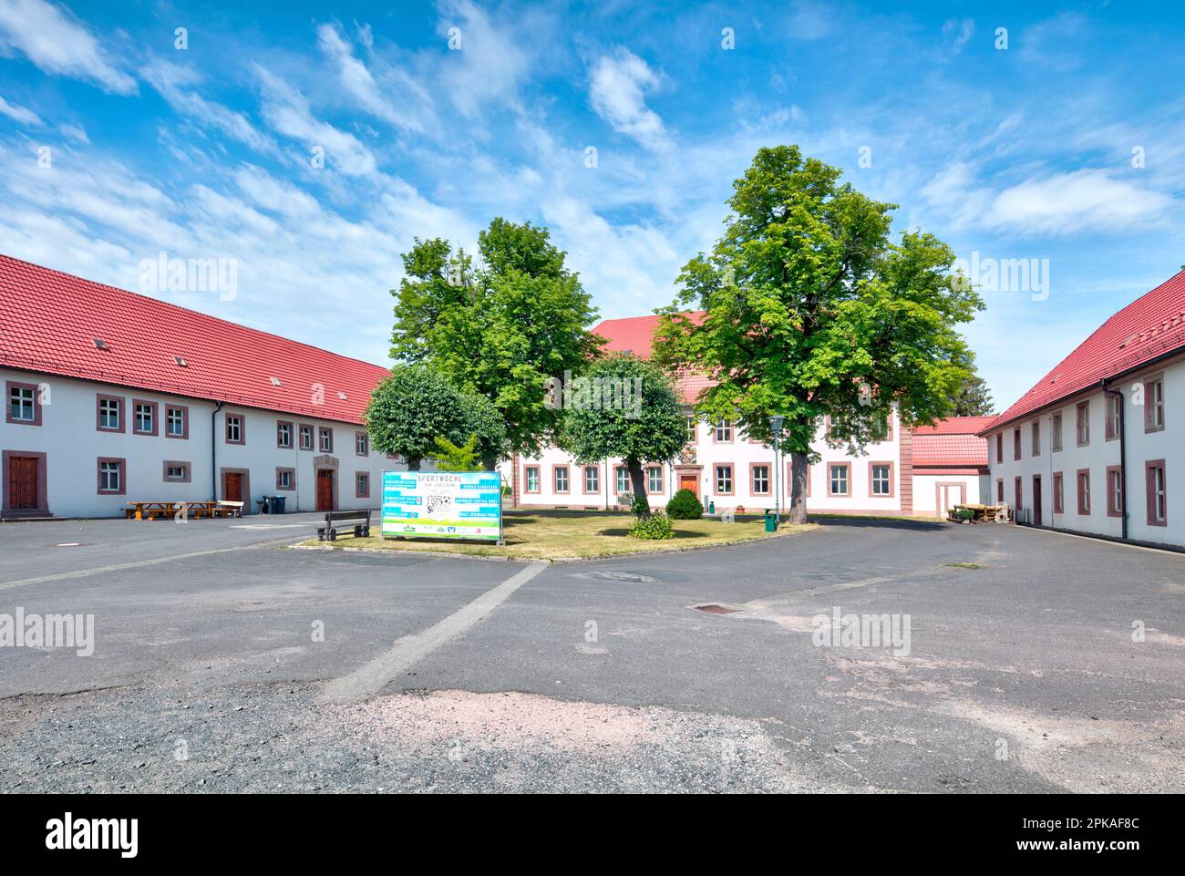 Baroque castle, castle complex, architecture, house facade, village ...