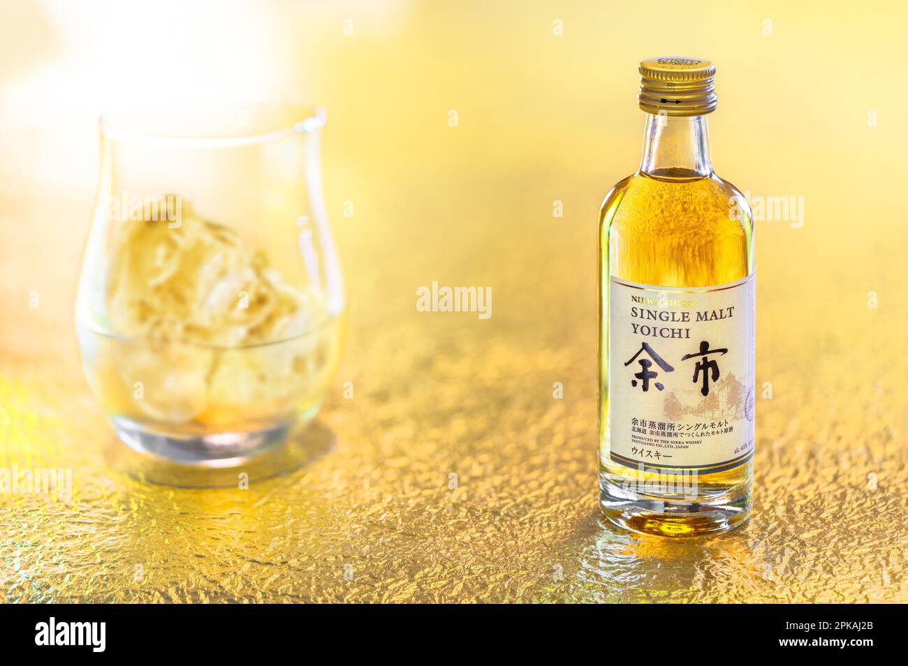 Miniaturflasche hi-res stock photography and images - Alamy