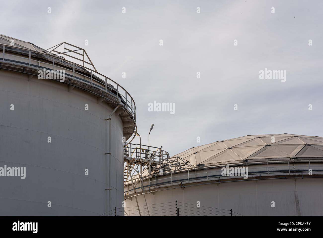 Oil refinery train tracks hi-res stock photography and images - Alamy