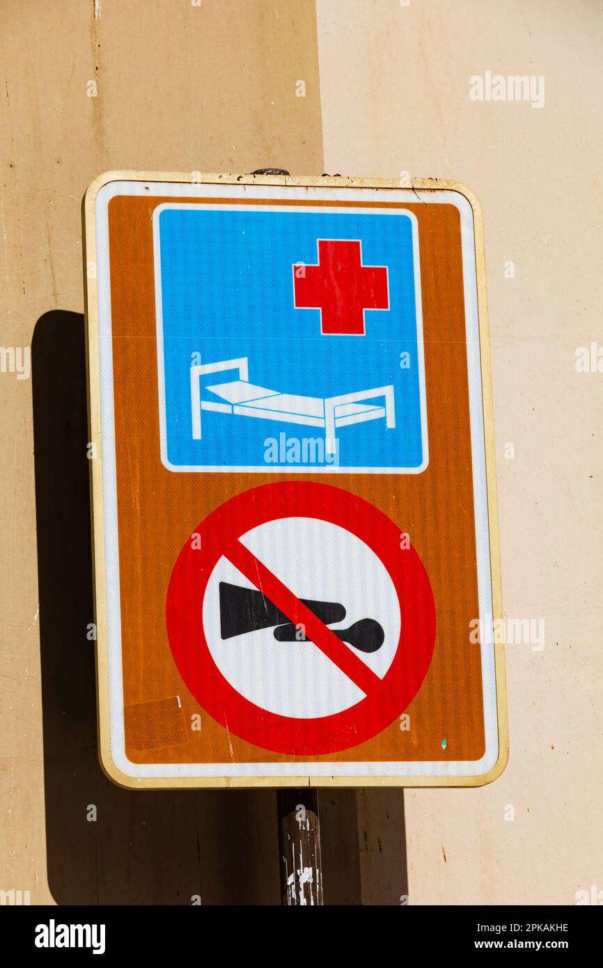 Hospital bed sign hi-res stock photography and images - Alamy
