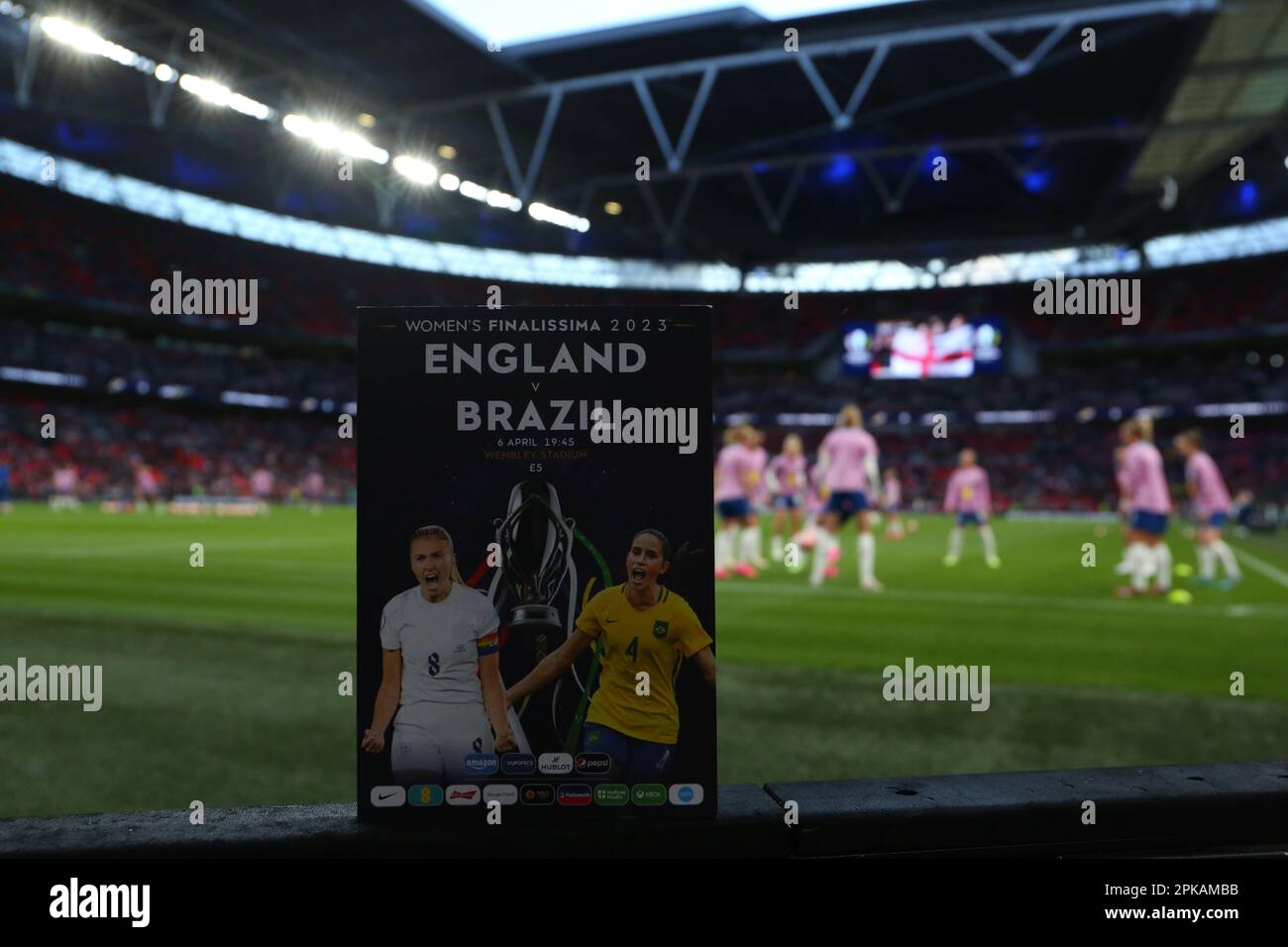 Wembley matchday hi-res stock photography and images - Alamy