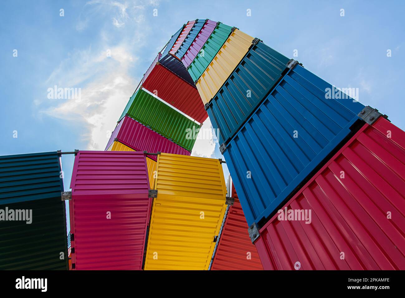 Multiple shipping containers hi-res stock photography and images - Alamy