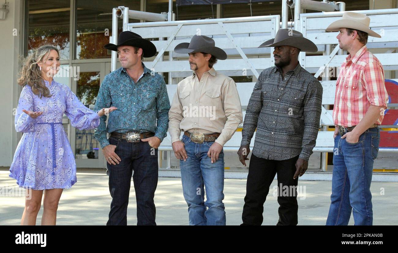 FARMER WANTS A WIFE, from left: Jennifer Nettles, Hunter, Allen, Ryan ...