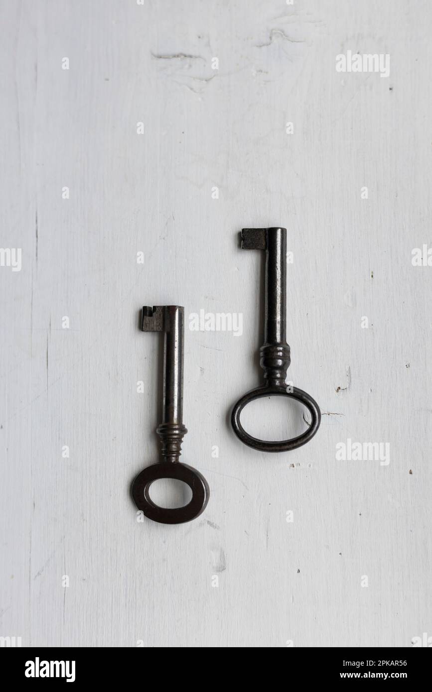 Old keys hi-res stock photography and images - Alamy