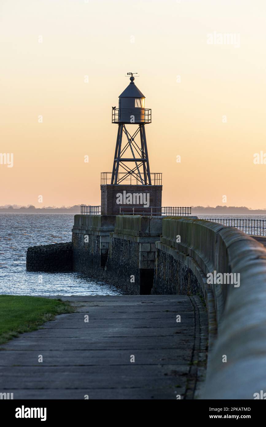 Morning light, pier light on the northern pier of the former Third ...