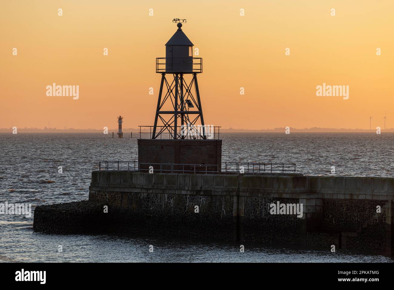 Morning light, pier light on the northern pier of the former Third ...