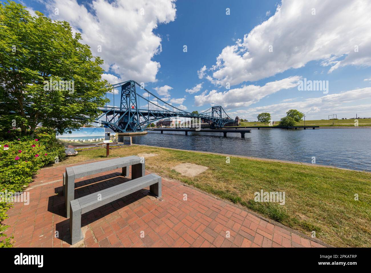 Rest area with view of kaiser wilhelm bridge hi-res stock photography ...