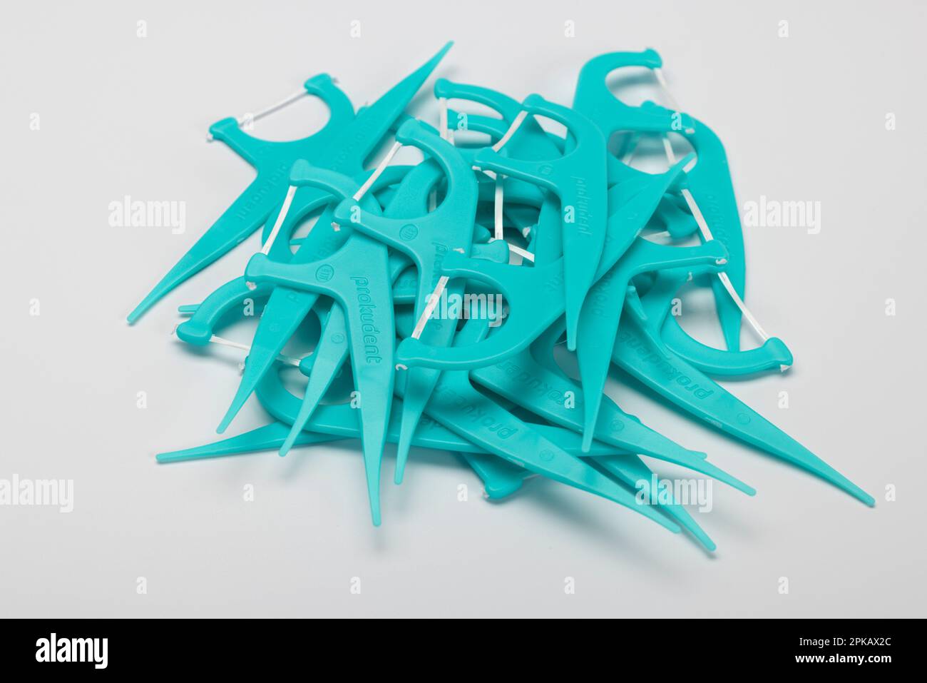 Many floss sticks for cleaning the interdental spaces, symbol image ...