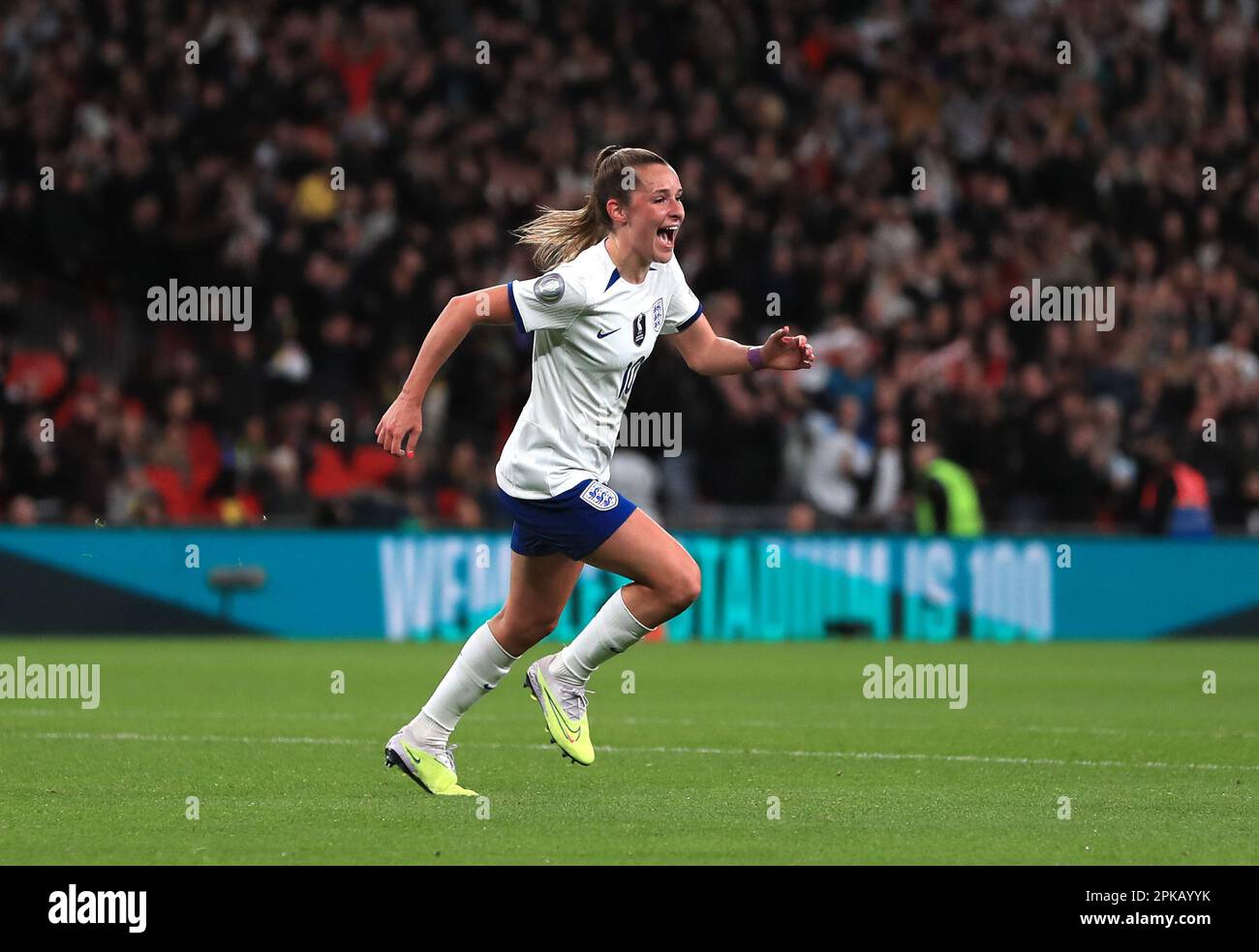 Ella toone england euros hi-res stock photography and images - Alamy