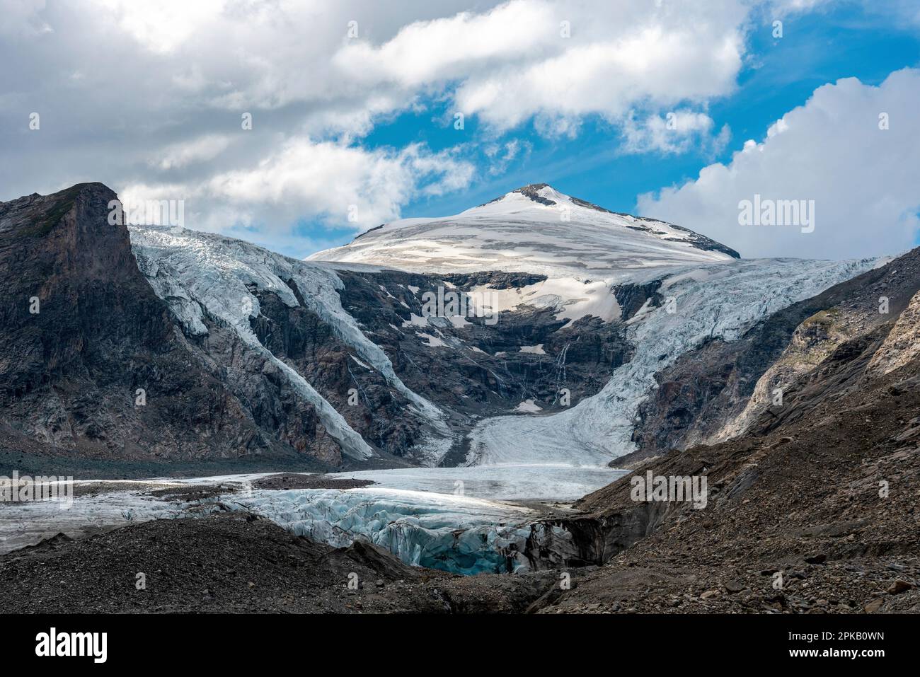 Pasterze glacier at the grossglockner mountain hi-res stock photography ...